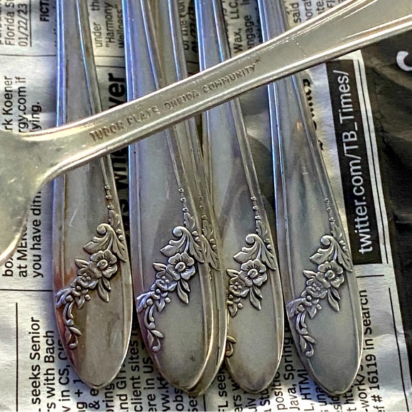 Oneida | Dining | Oneida Community Queen Bess Flatware | Poshmark